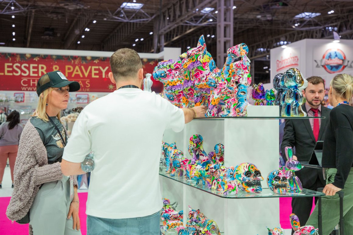 About : Lesser & Pavey