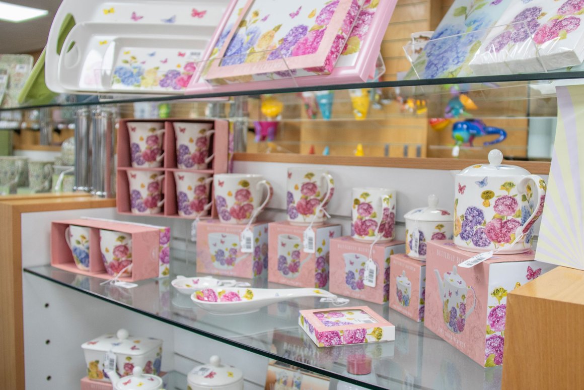 About : Lesser & Pavey