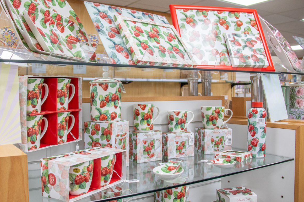 About : Lesser & Pavey