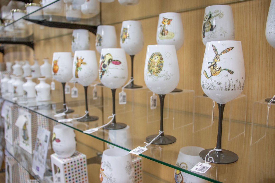 About : Lesser & Pavey